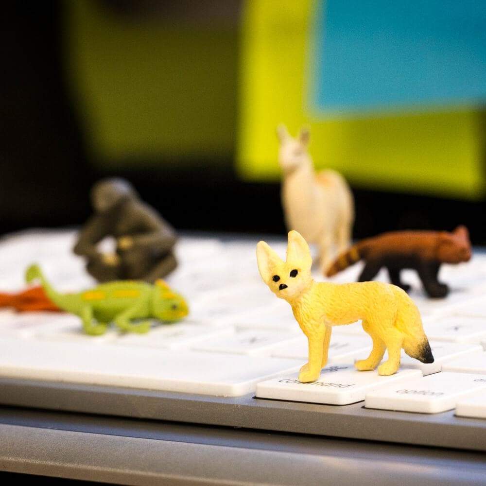 6 Best Mini Toys for Kids with Big Imaginations | Safari Ltd®