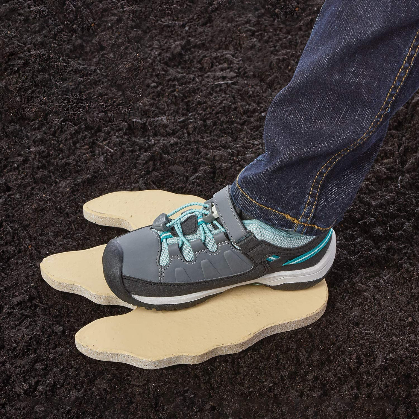 Dino Footprint Stepping Stone Craft Kit | Mindware | Safari Ltd®