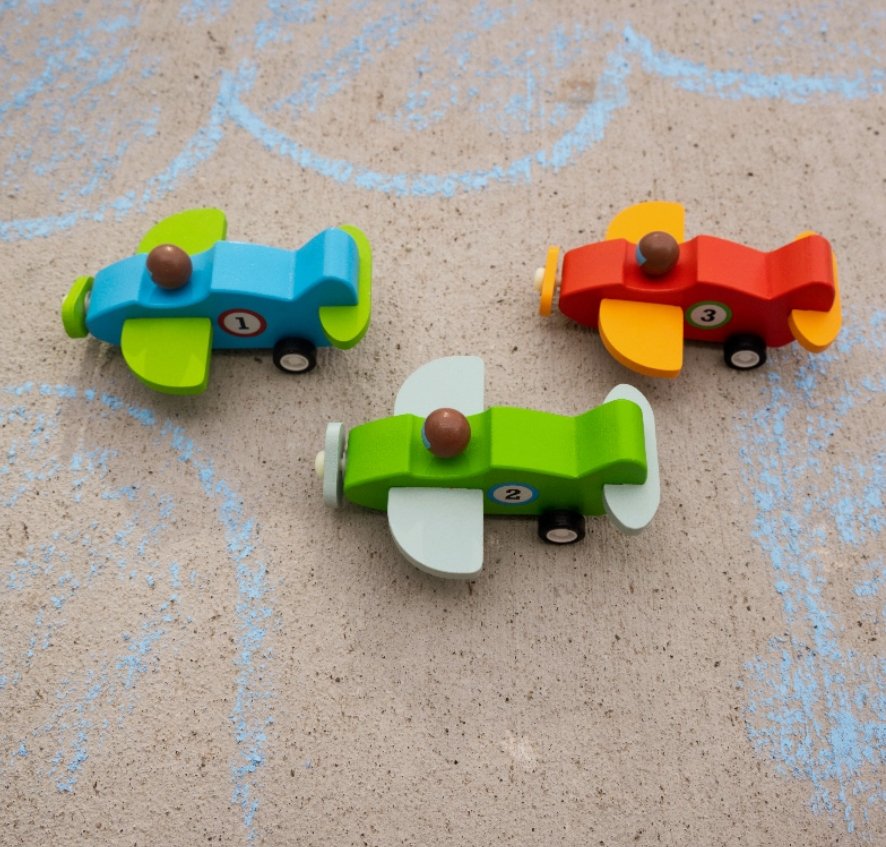 Pull Back - Wooden Planes | | Safari Ltd®